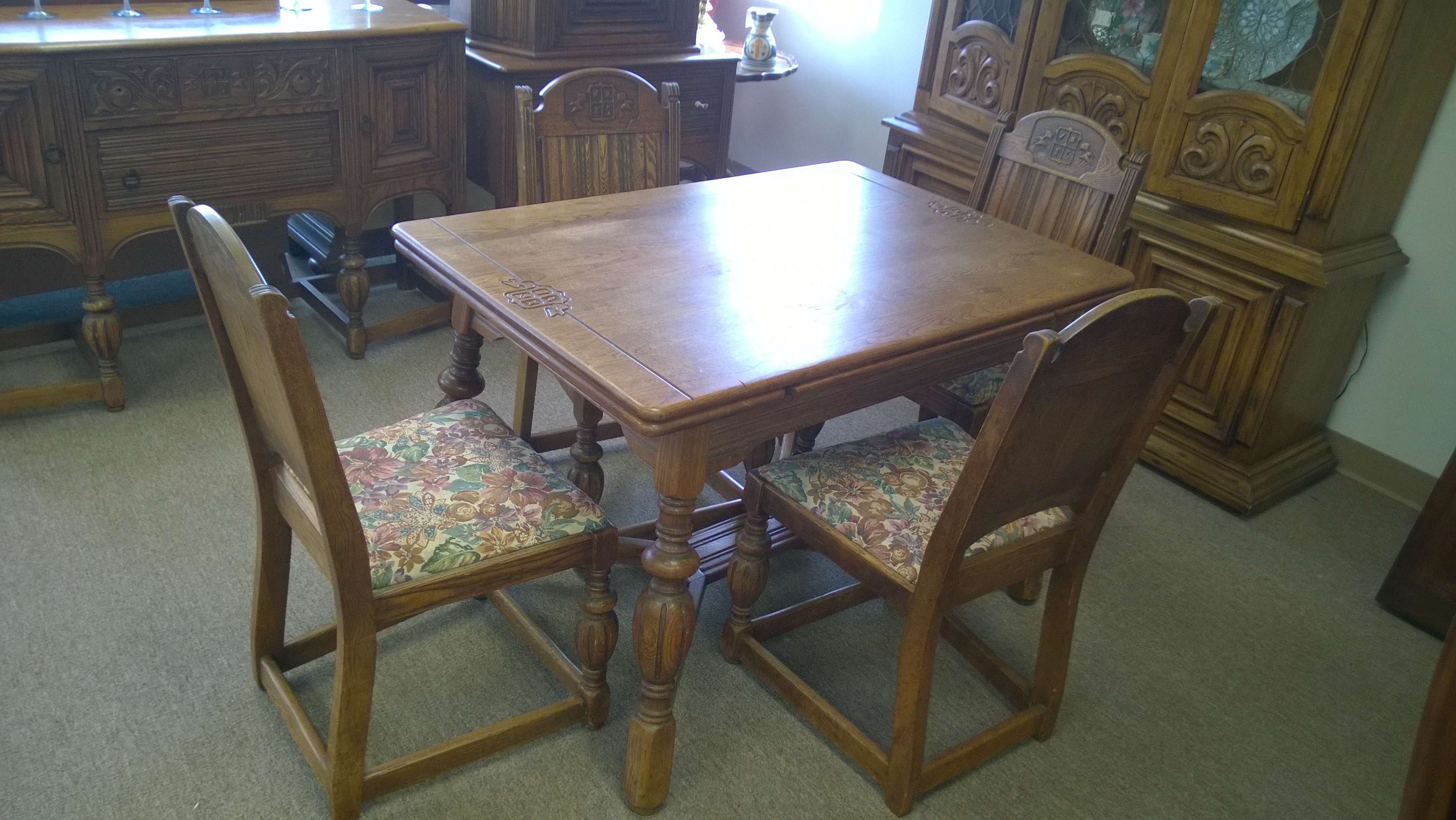 Constitution oak dining room set Value & Appraisal | InstAppraisal